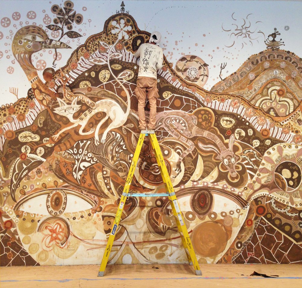 用泥土畫出神話故事！日本藝術家淺井裕介充滿生命力與禪意的泥土壁畫 | 大人物 - 85419